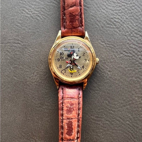 Disney | Accessories | Vintage Minnie Mouse Disney Parks Gold Watch ...